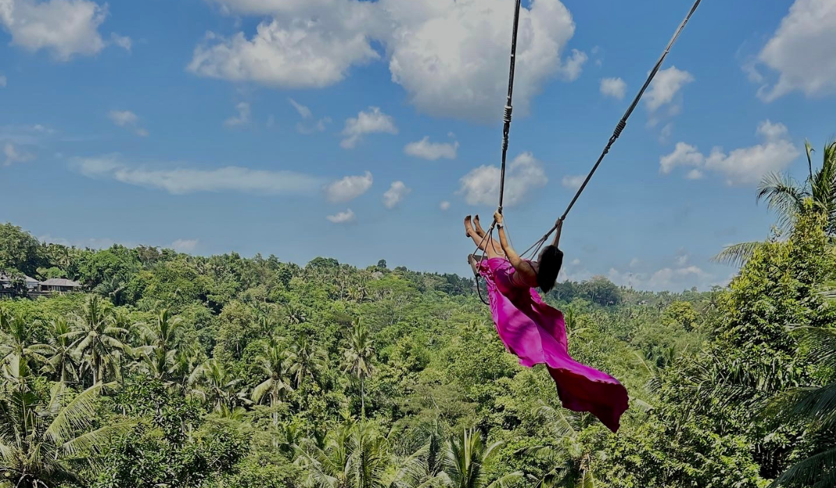 July/August's - The Summer Escape Issue with Tania Santos Silva ...