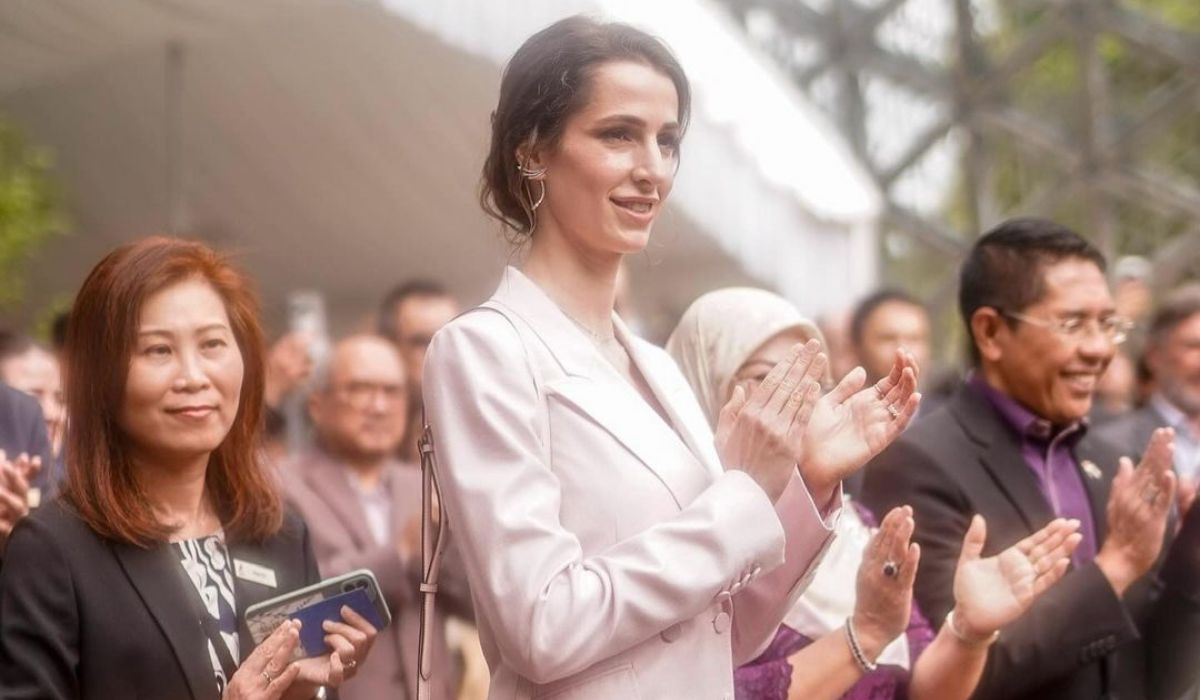 Princess Rajwa Al-Hussein's fashion moments from Singapore